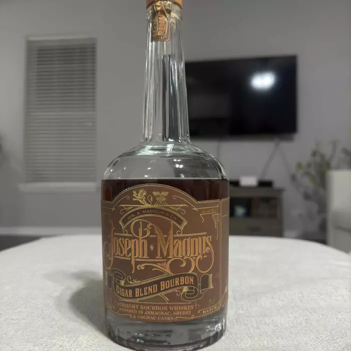 Post & Buy Bourbon Online - Social liquor ecommerce | Sipn Bourbon