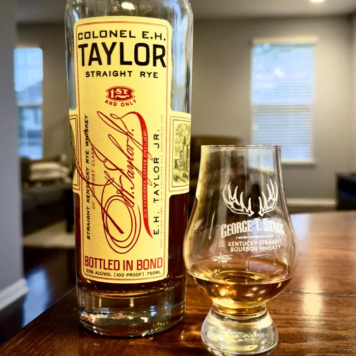 Post & Buy Bourbon Online - Social liquor ecommerce | Sipn Bourbon